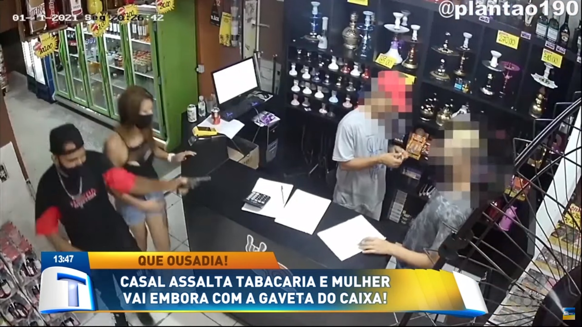 Casal assalta tabacaria em Colombo e mulher foge com a gaveta do caixa