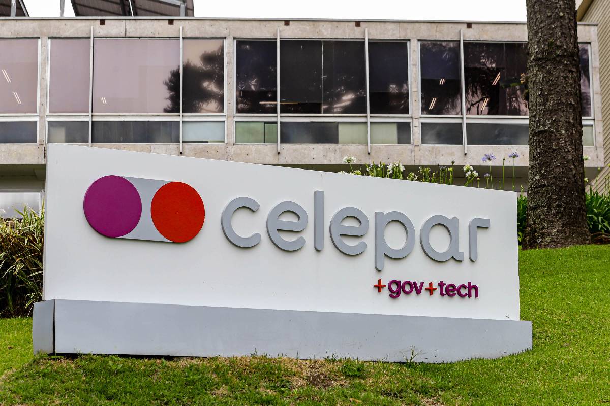 Ratinho Jr. sanciona lei que autoriza privatização da Celepar