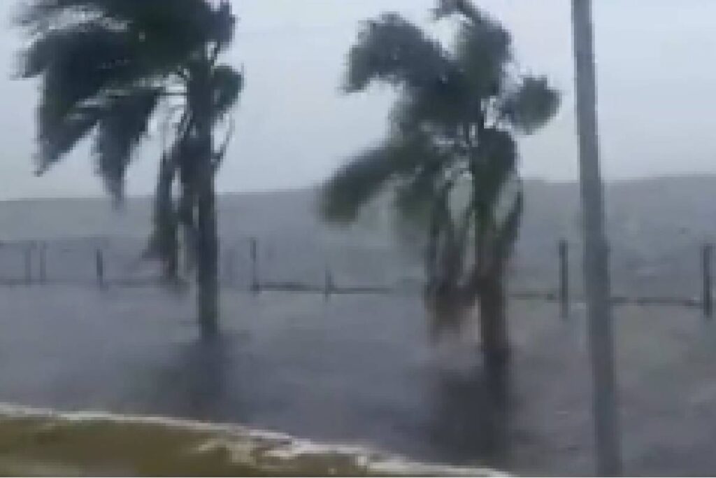 Ciclone extratropical atinge Sul do Brasil e imagens impressionam