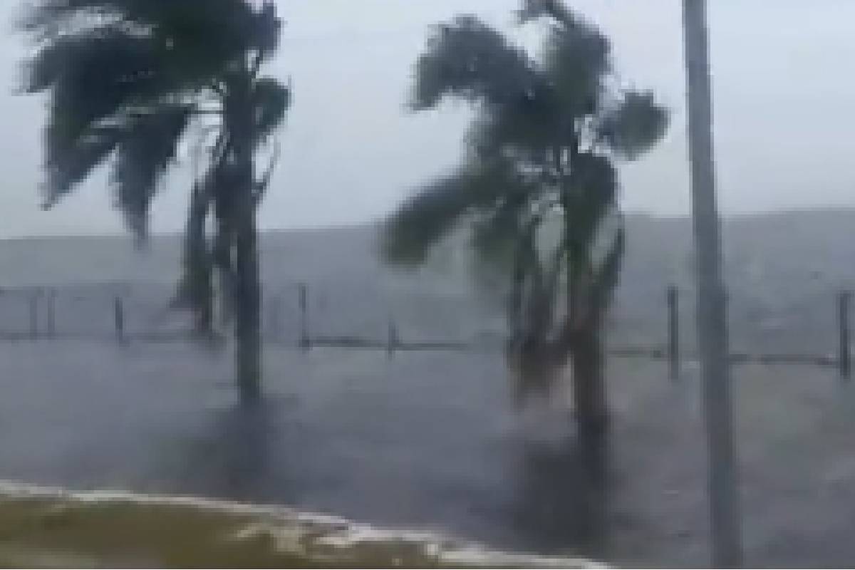 Ciclone extratropical atinge Sul do Brasil e imagens impressionam