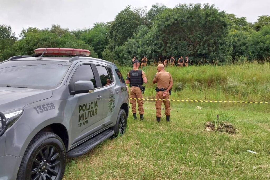 Suspeito de roubo ameaça PM com faca e morre no Sítio Cercado