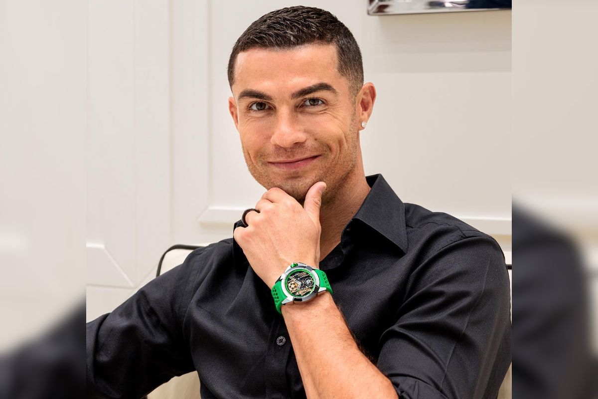 Cristiano Ronaldo manda presentes para cantora brasileira