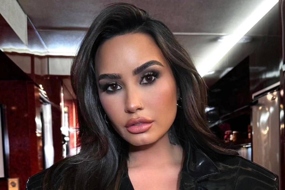 Demi Lovato lamenta morte de ex-namorado lutador brasileiro