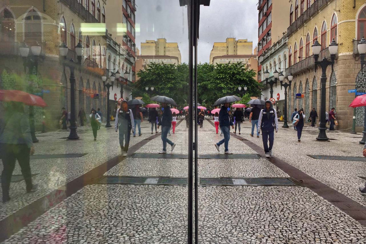 Próxima semana será de chuva e frio em Curitiba: veja previsão