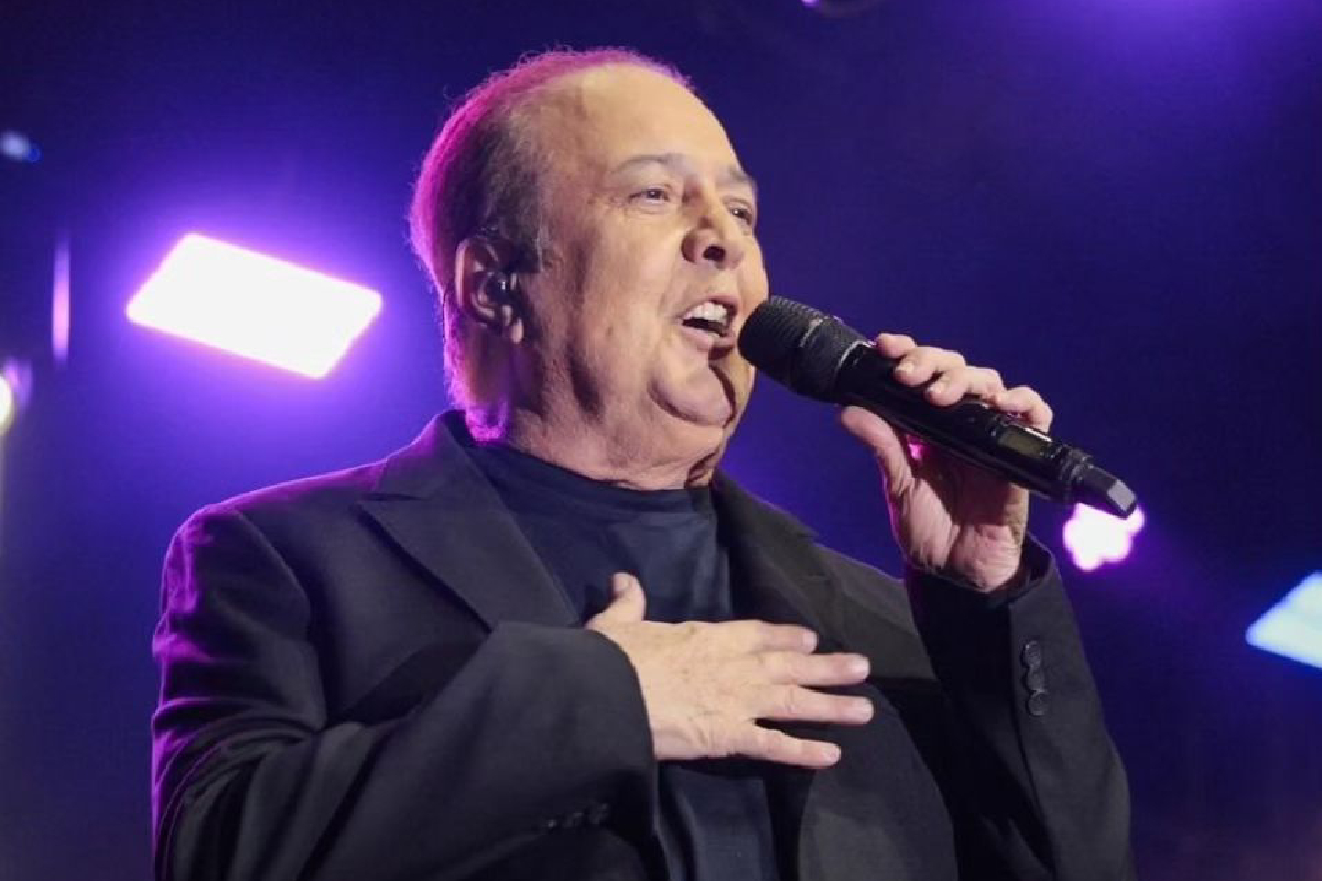 José Augusto celebra 50 anos de carreira no Teatro Positivo