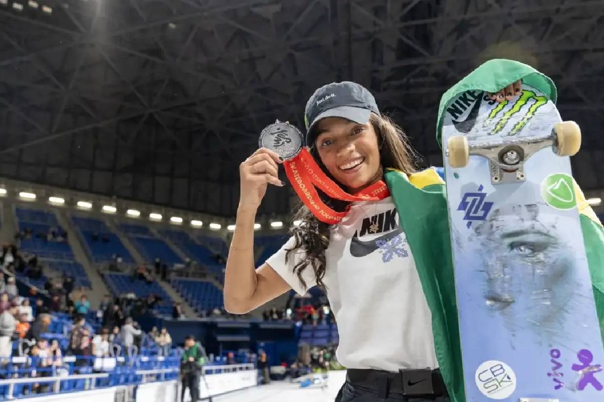 Rayssa Leal conquista prata no Mundial de skate street no Japão