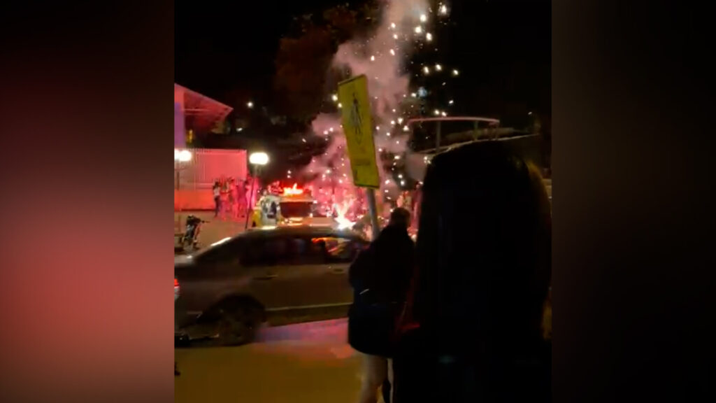 Viatura da PM é atingida por rojão na RMC; veja o vídeo