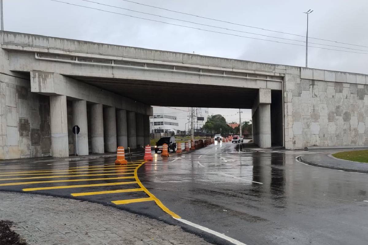 Viaduto na BR-376 é liberado em São José dos Pinhais