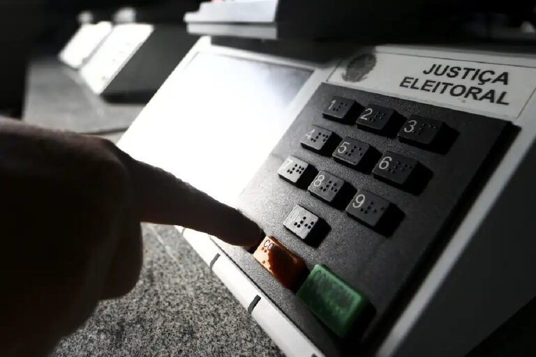 Voto branco vai para quem está ganhando? Entenda como funciona