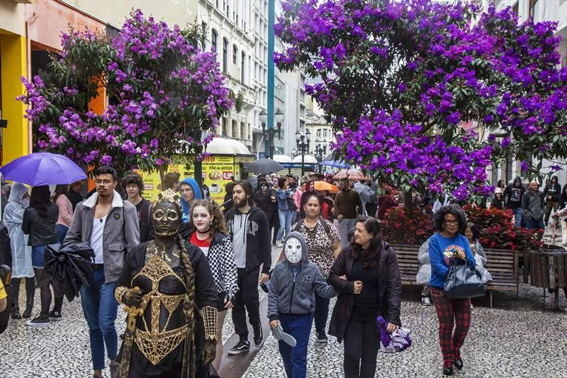 Zombie Walk em Curitiba teve mais de 22 mil participantes