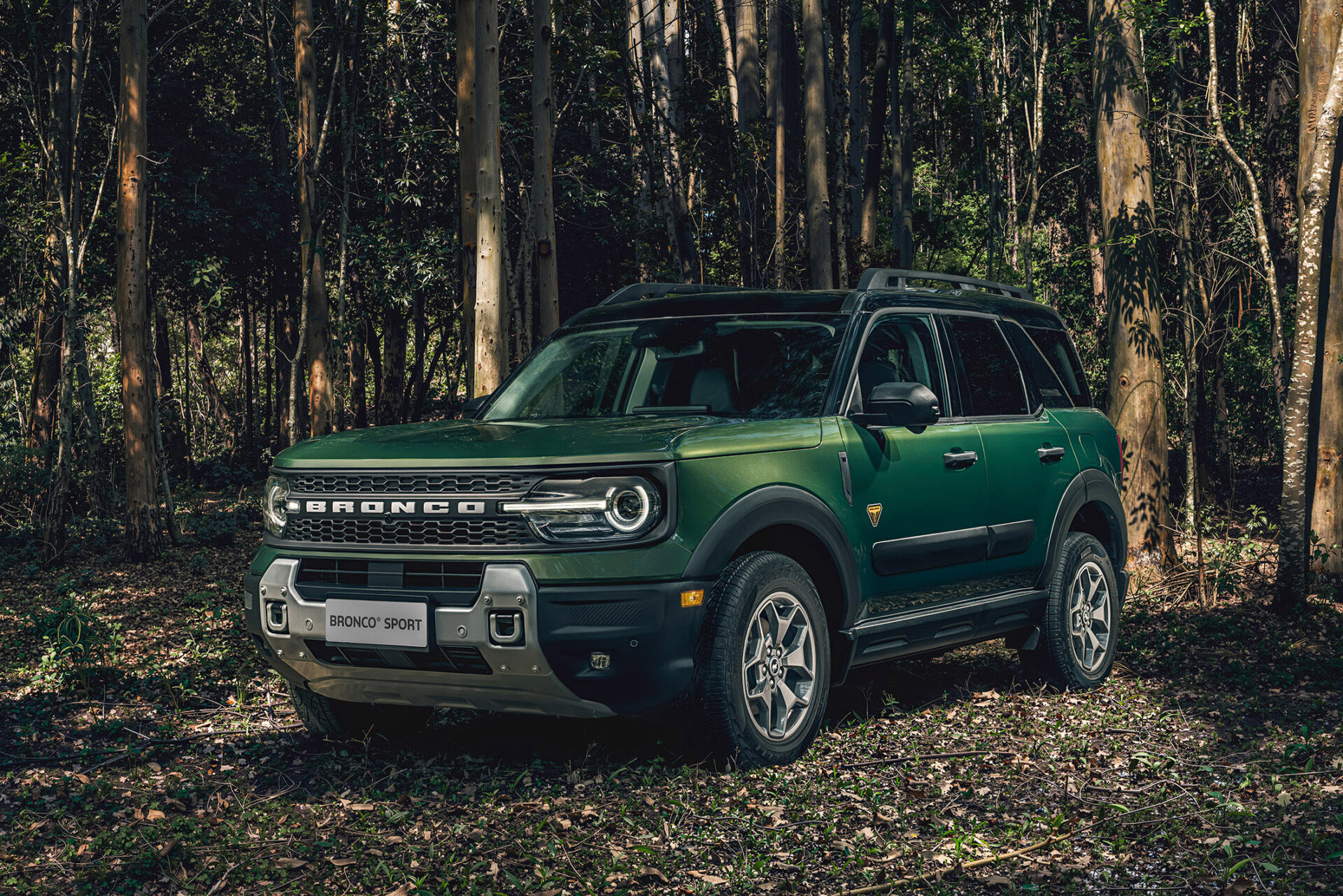 Ford Bronco 2025 chega ao Brasil com o DNA off-road