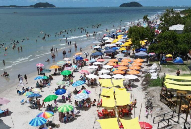 Pontal do Sul é destaque no ranking das melhores praias de 2025