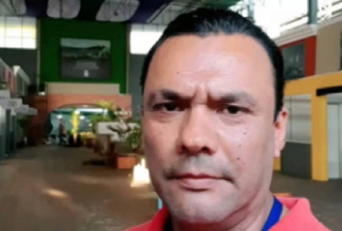 Apresentador de TV morre após ser atacado com furadeira