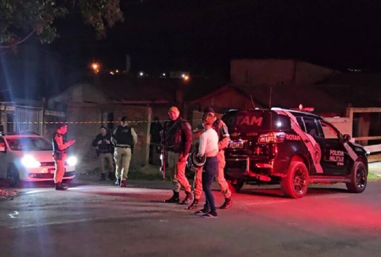 Homem é morto com 20 tiros dentro do próprio carro