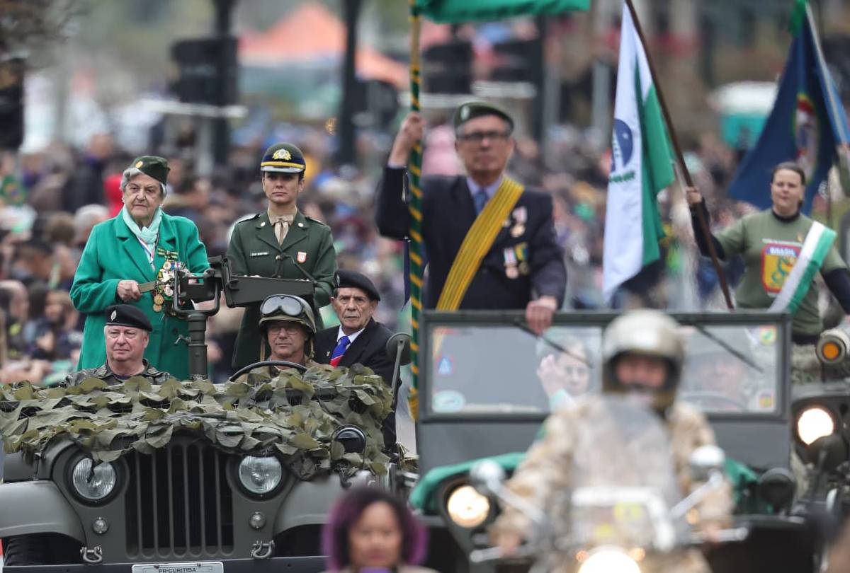Desfile de 7 de Setembro movimenta Curitiba: veja como foi