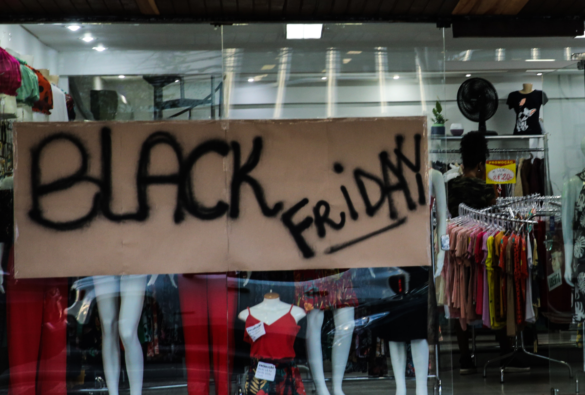 Confira dicas para não cair em golpes na Black Friday 2025