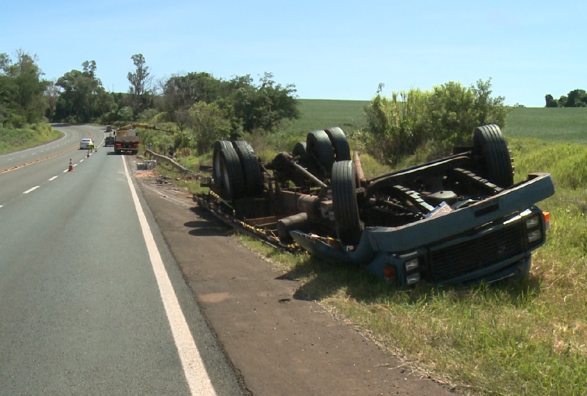 Cinco pessoas morrem em grave acidente na PR-444