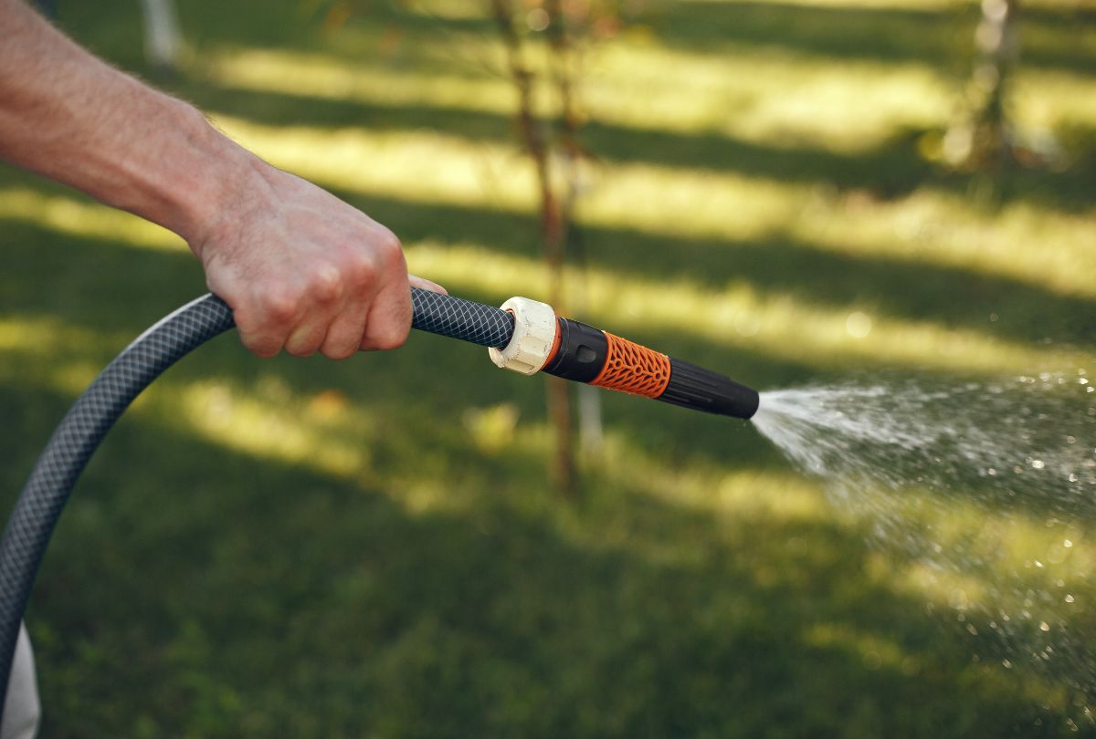 Sanepar emite aviso de falta de água em bairros de Curitiba e região