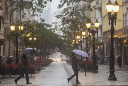 Alerta de tempestade atinge mais de 200 cidades do Paraná